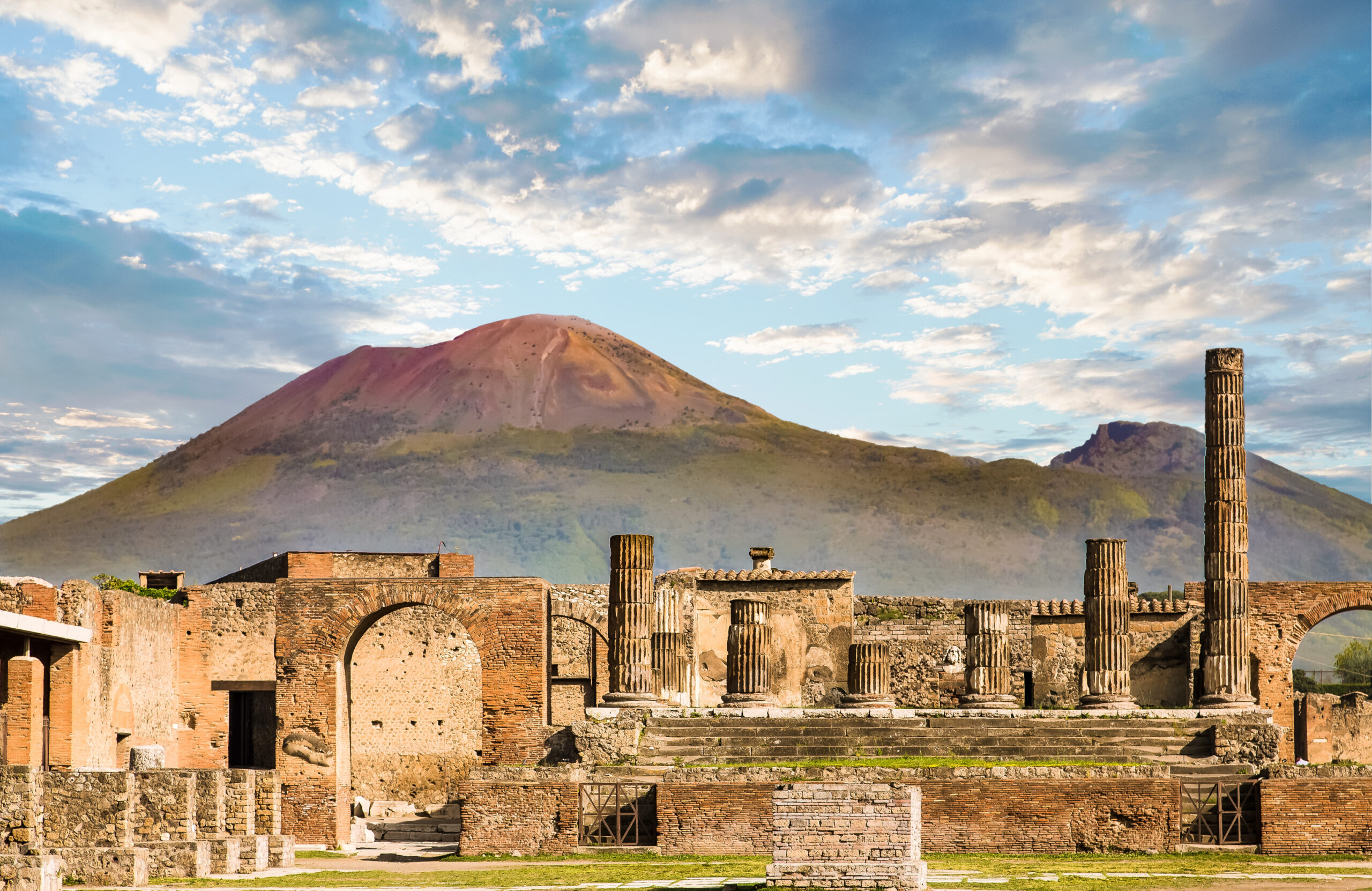 Explore Pompeii and its Archaeological treasures from Rome
